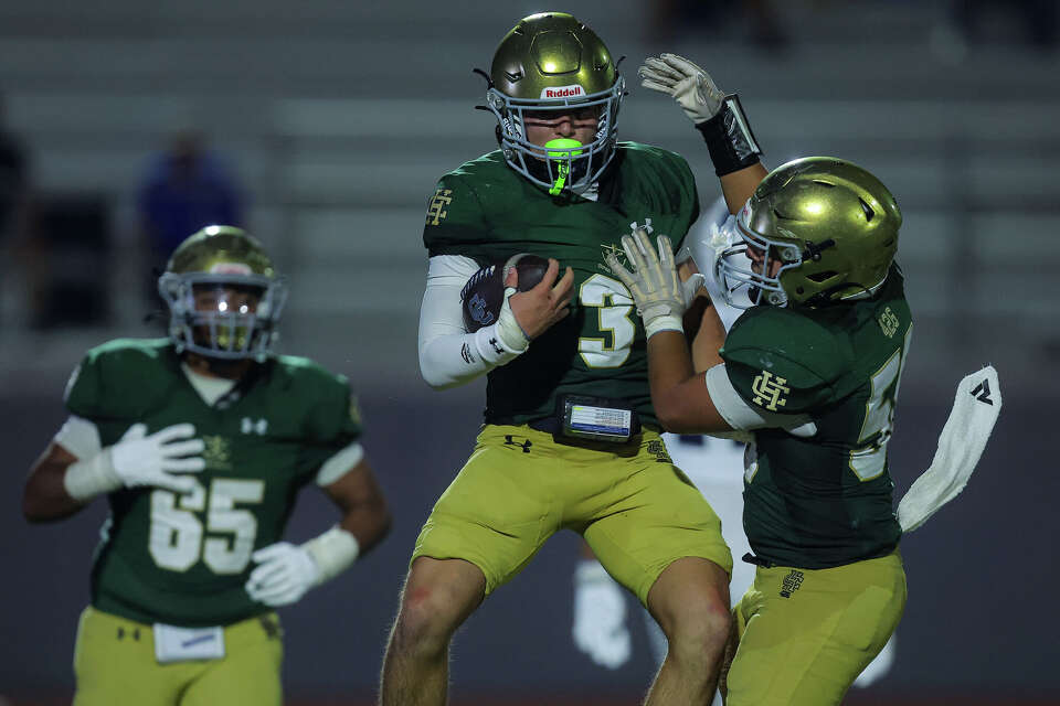 Orozco’s five scores lead Holy Cross to victory over Central Catholic