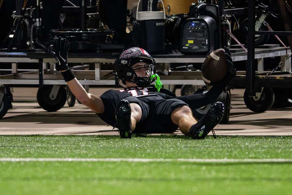 UIL football: Vista Ridge uses late TD to stun Round Rock