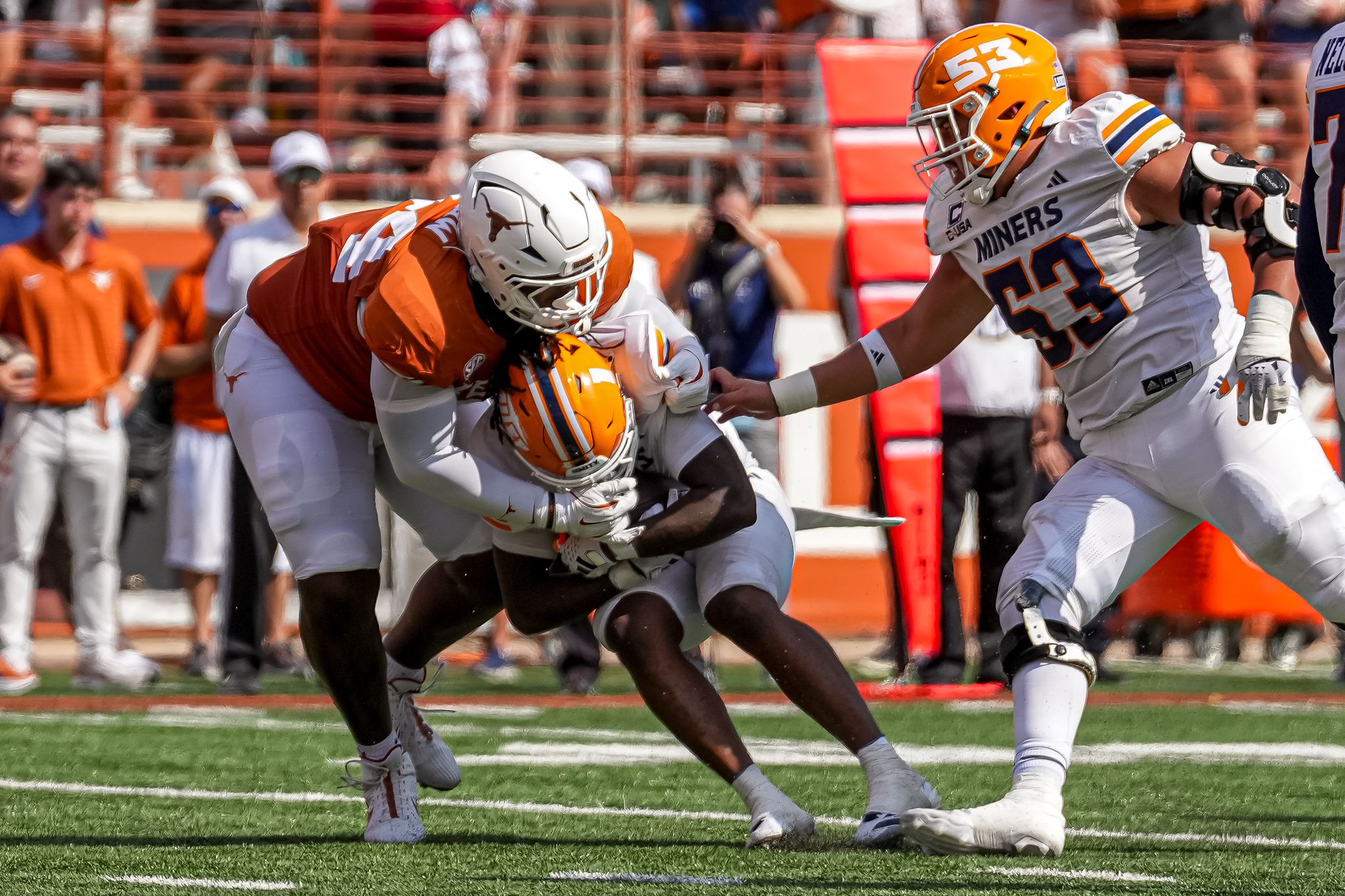 Texas vs UTEP: Longhorns beat Miners 27-10 in quiet victory