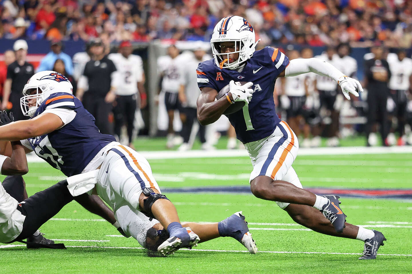 UTSA losing top receiver Devin McCuin to transfer portal