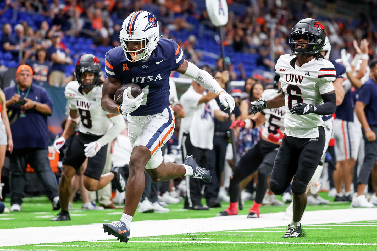 UTSA losing top receiver Devin McCuin to transfer portal