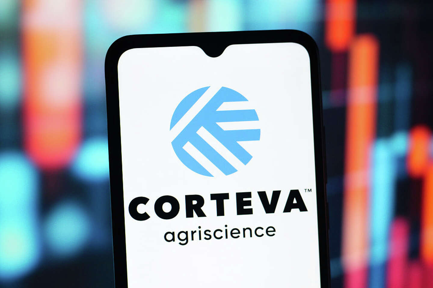Corteva insider stock sales raise questions as company posts dividend