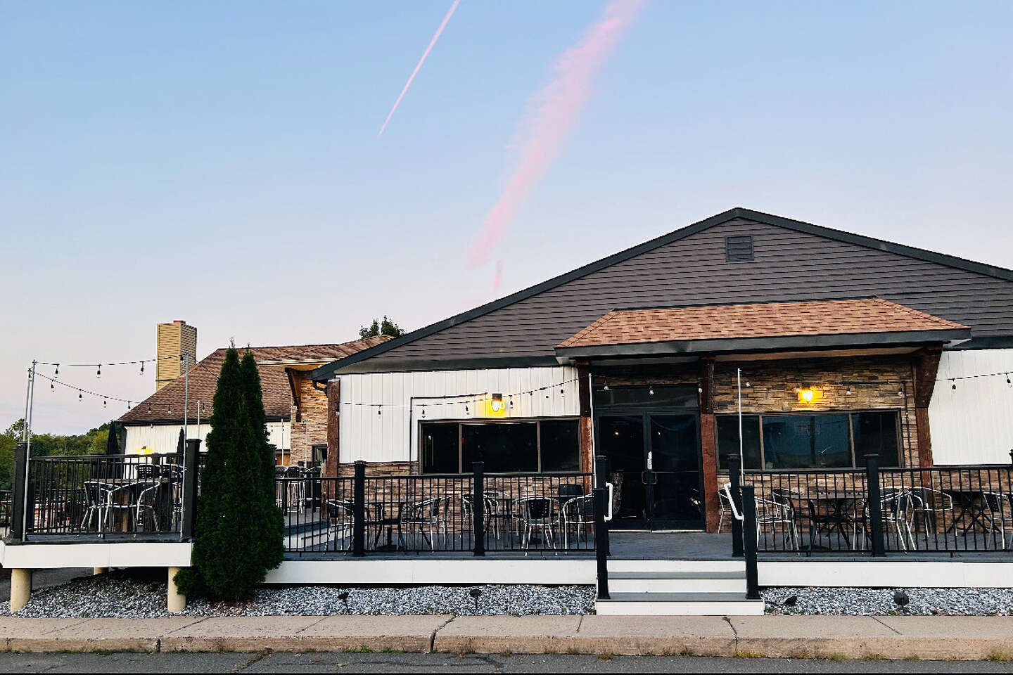 New restaurant taking over space of former Oliver Cromwell Tavern