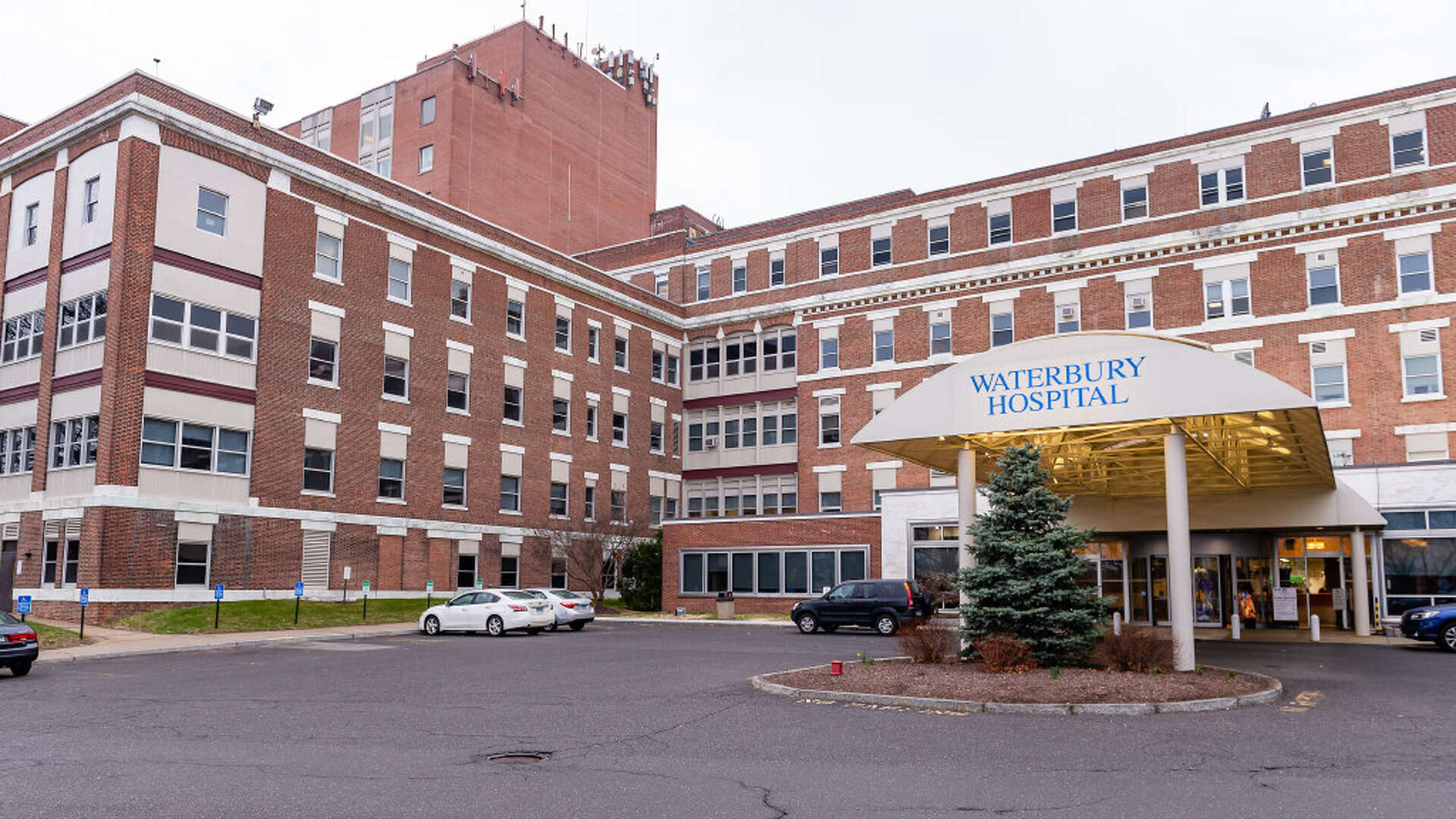 CT hospital owner’s bankruptcy fees top $77M as RI hospitals teeter