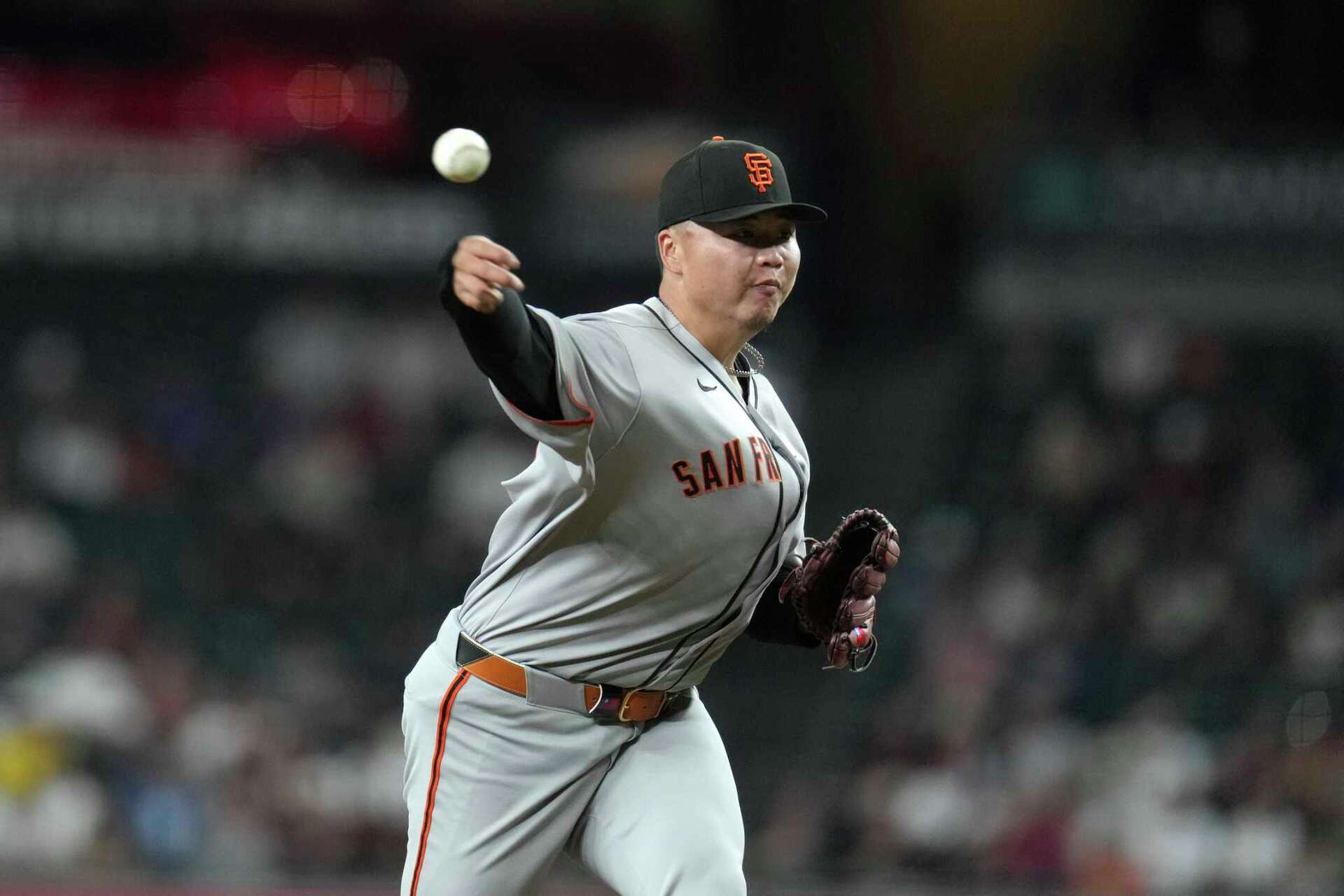 Houston Astros acquire right-handed pitcher Kai-Wei Teng from Giants