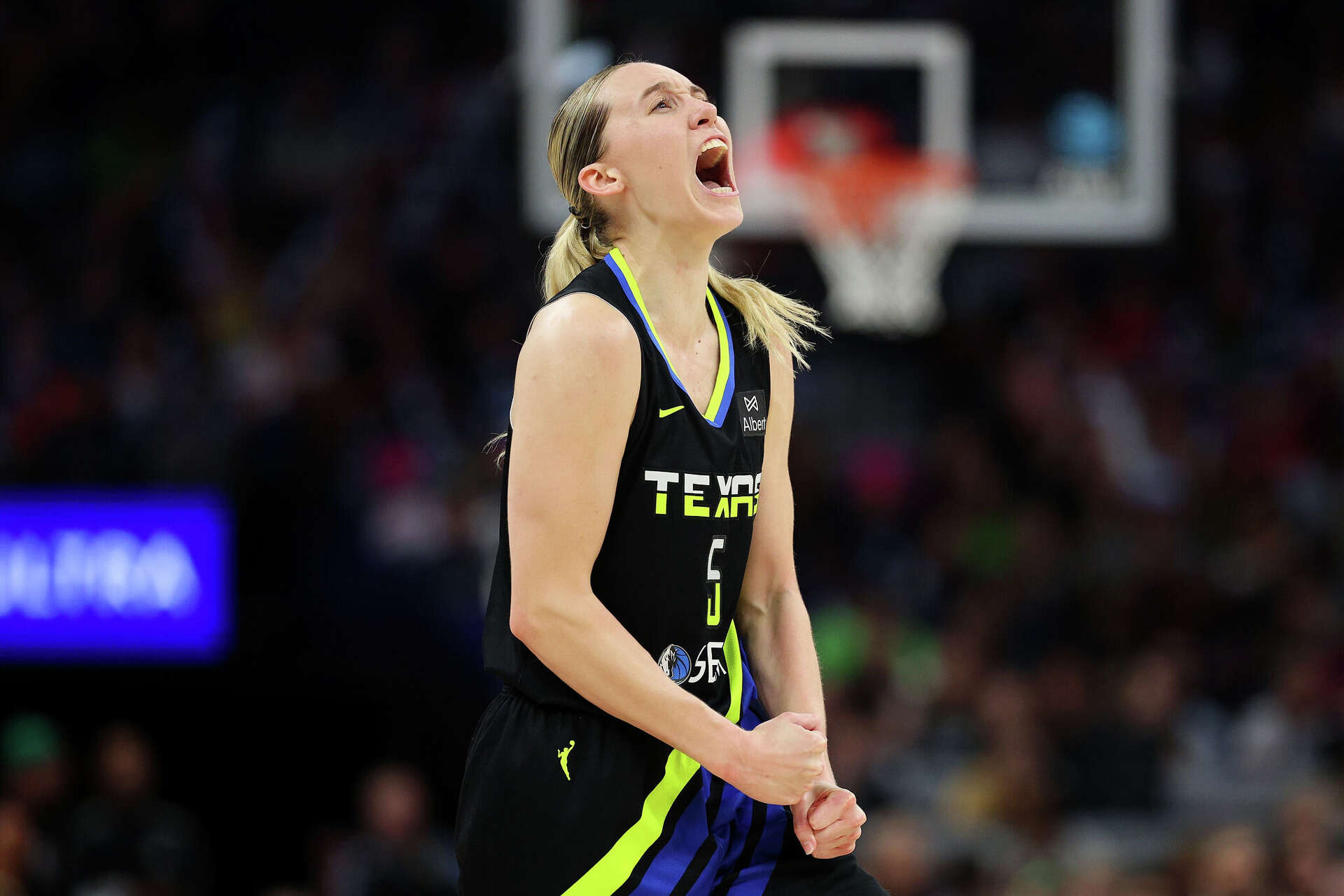 Paige Bueckers named 2025 WNBA Rookie of the Year