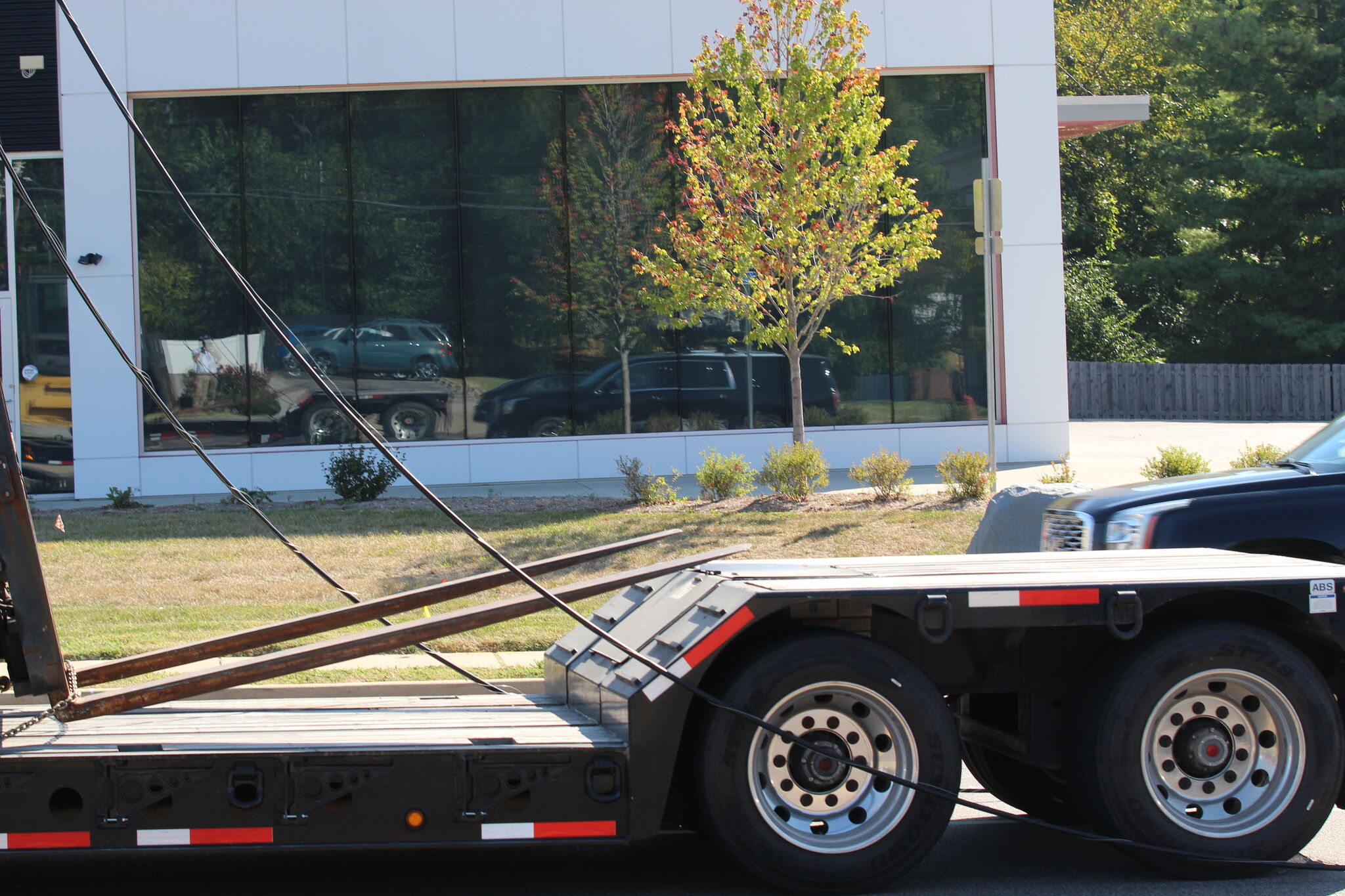 Semi strikes power lines near Glen Carbon IL IHOP