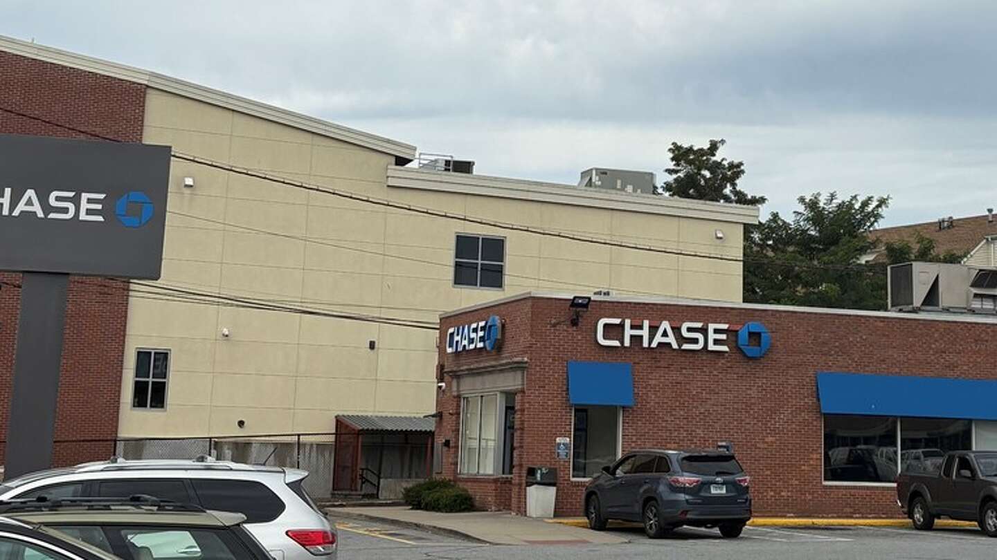 Chase bank to close one of its Bridgeport branches