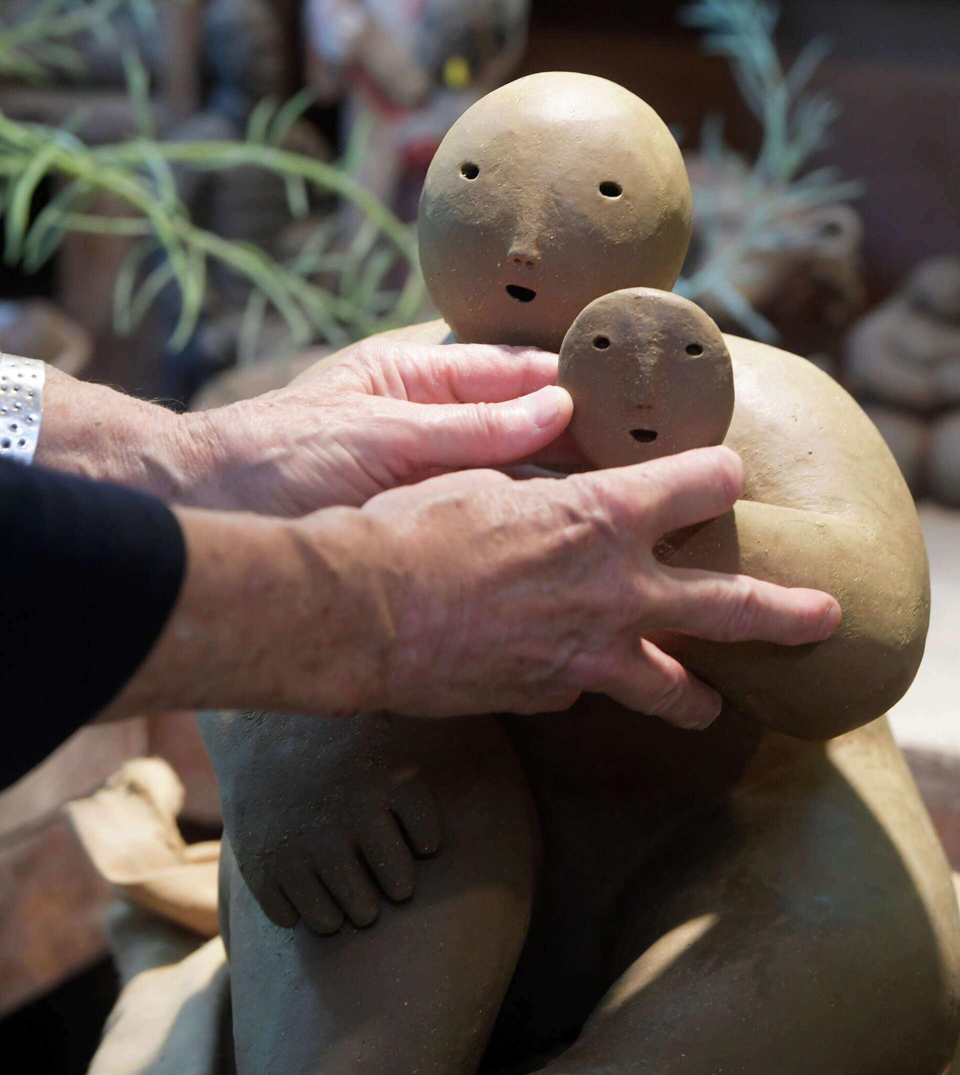 Kent artist honors ceramics traditions of Japan through 50-year career