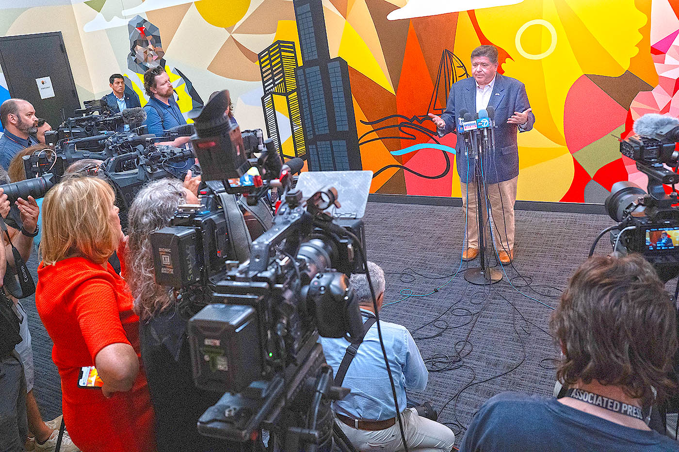 Bad Bunny leads the 2025 Latin Grammy nominations, dethroning Édgar ...