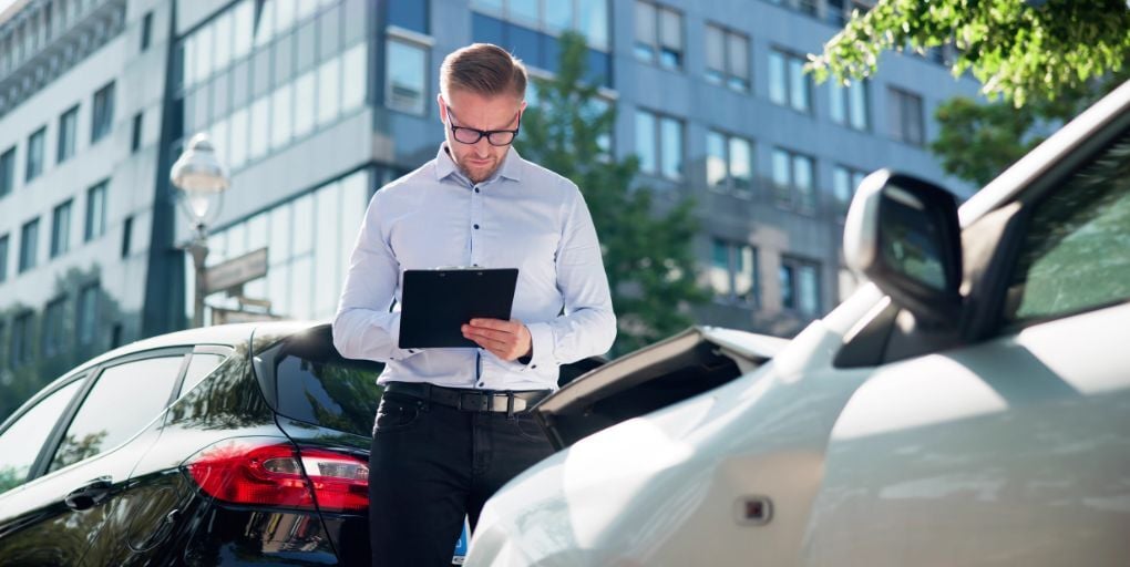 How To Deal With An Auto Insurance Adjuster