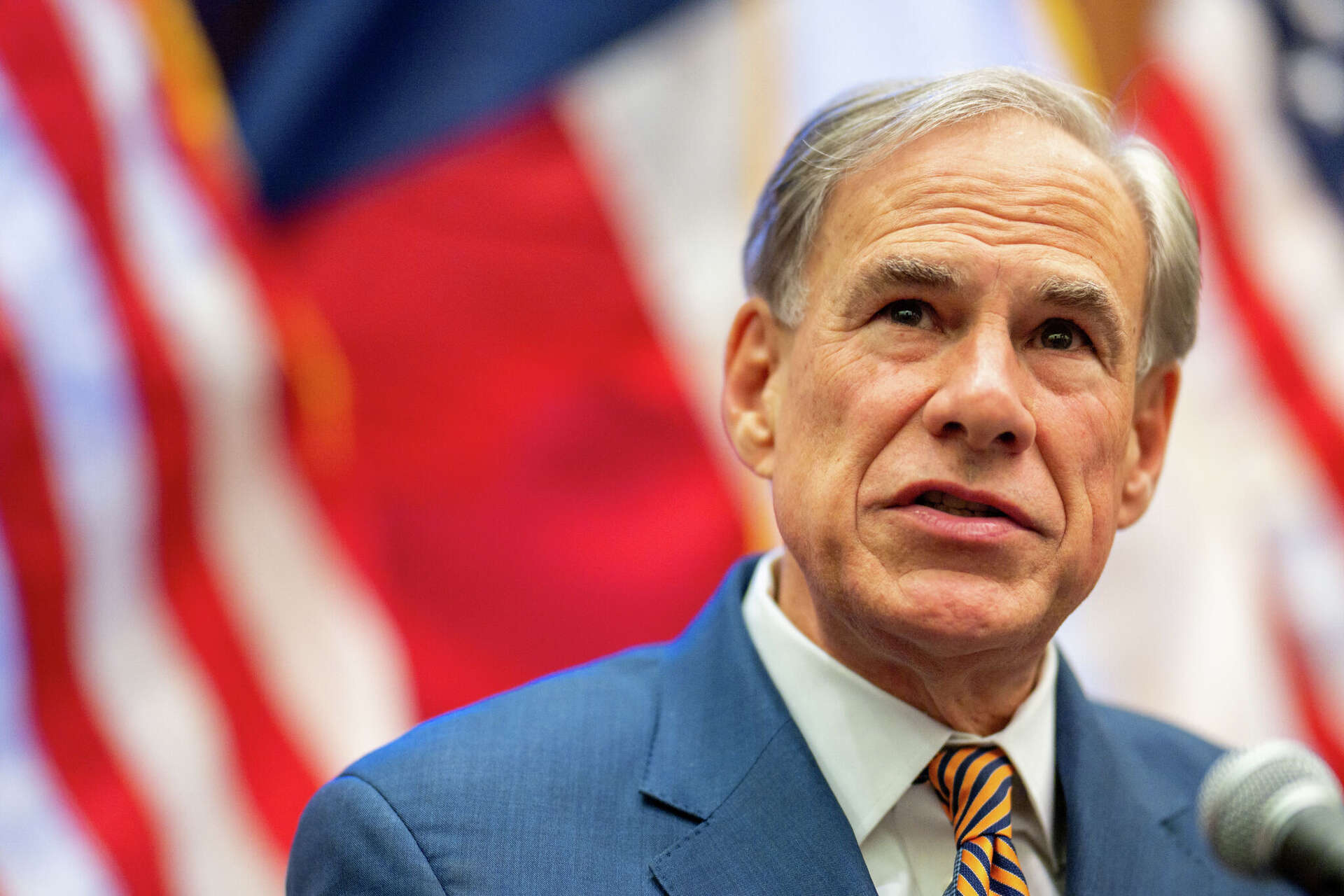Texas Gov. Abbott praises massive Charlie Kirk vigil at UTSA