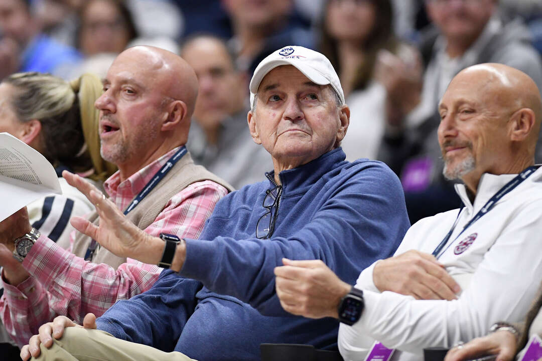 Jim Calhoun will have book signing before UConn opener