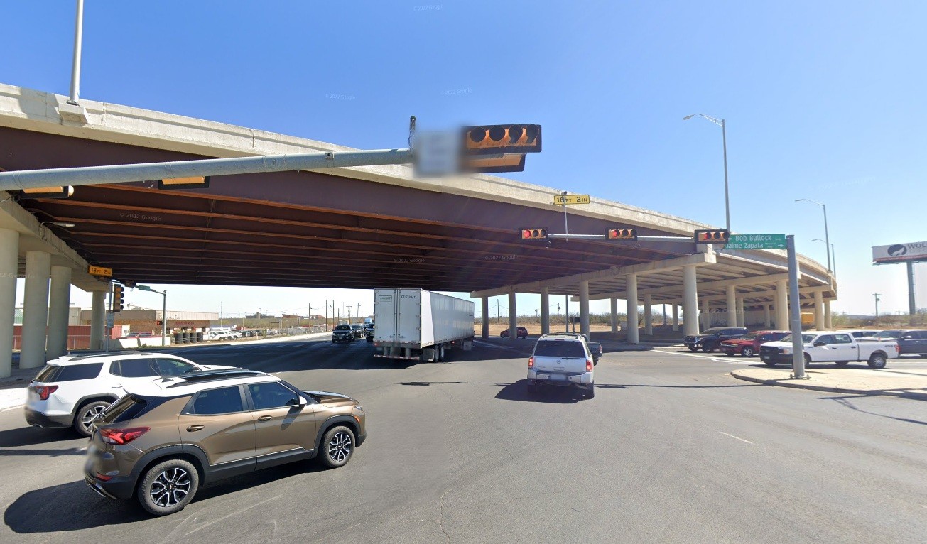 Stalled tractor-trailer causes 'severe' traffic jam on Loop 20