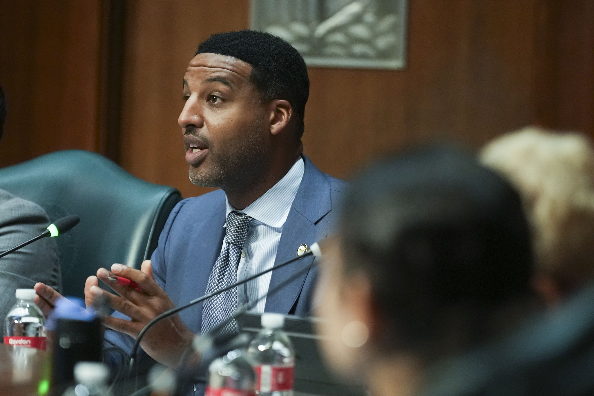 Houston council member asks ICE agents to remove their face coverings