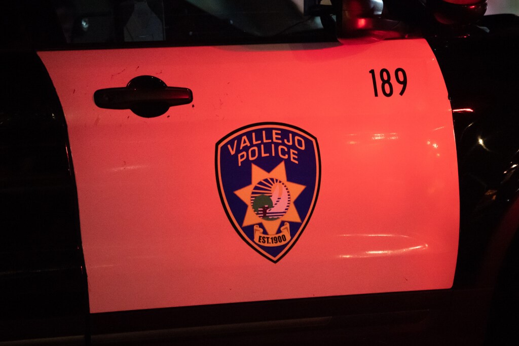 Vallejo can disclose badge-bending officers' names, court rules