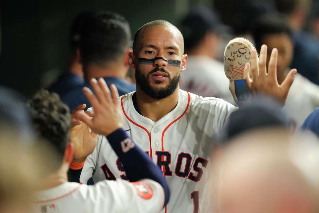 Astros sweep Rangers, move back into first place in AL West