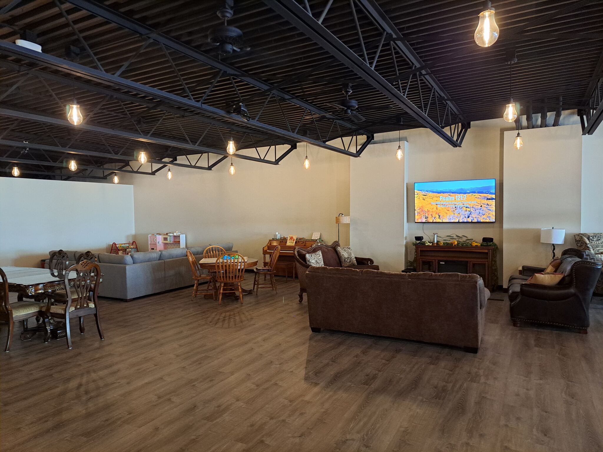 Harbor Beach church opens free coffeehouse community center