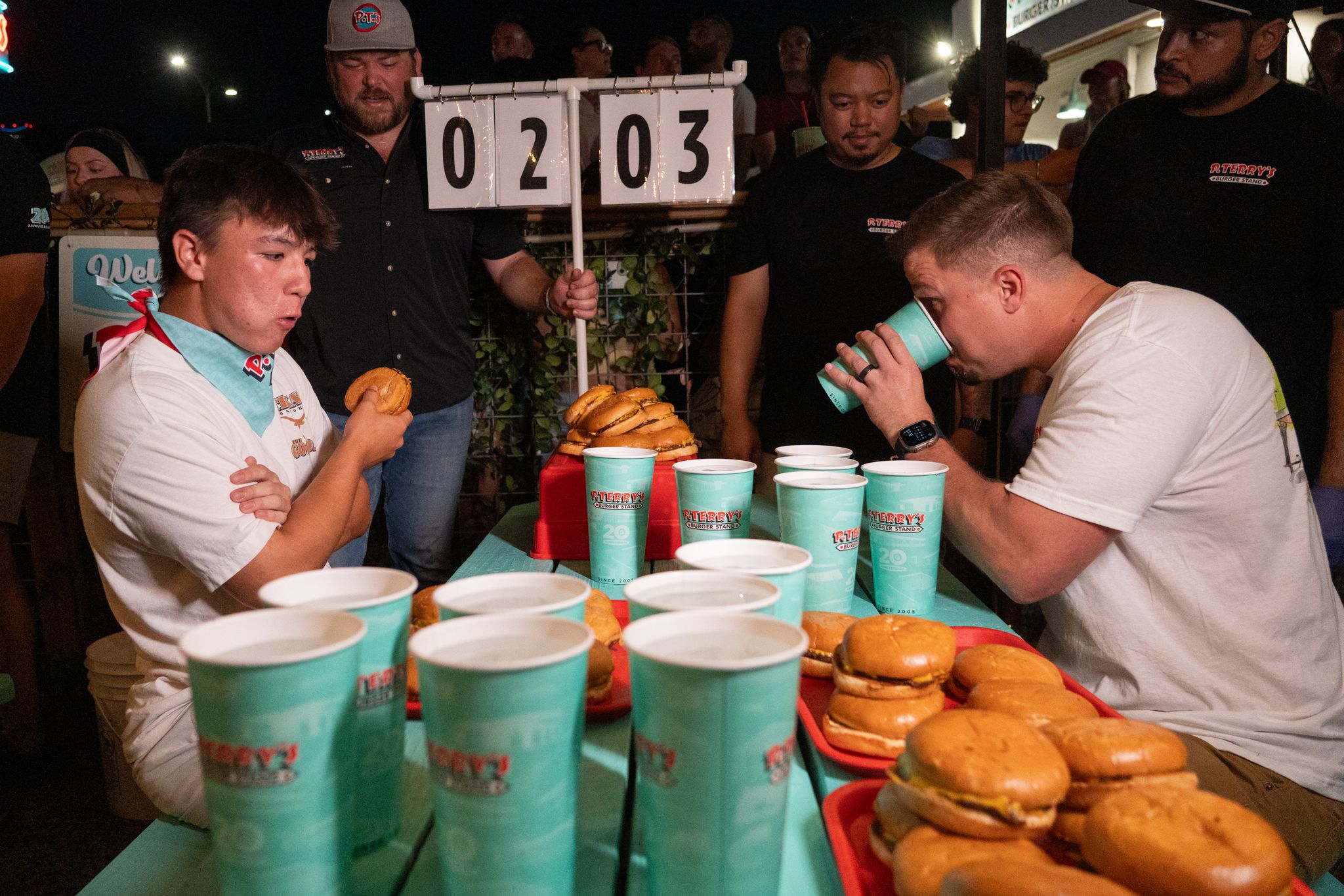Austin man eats 10 burgers to win P. Terry's burger eating contest