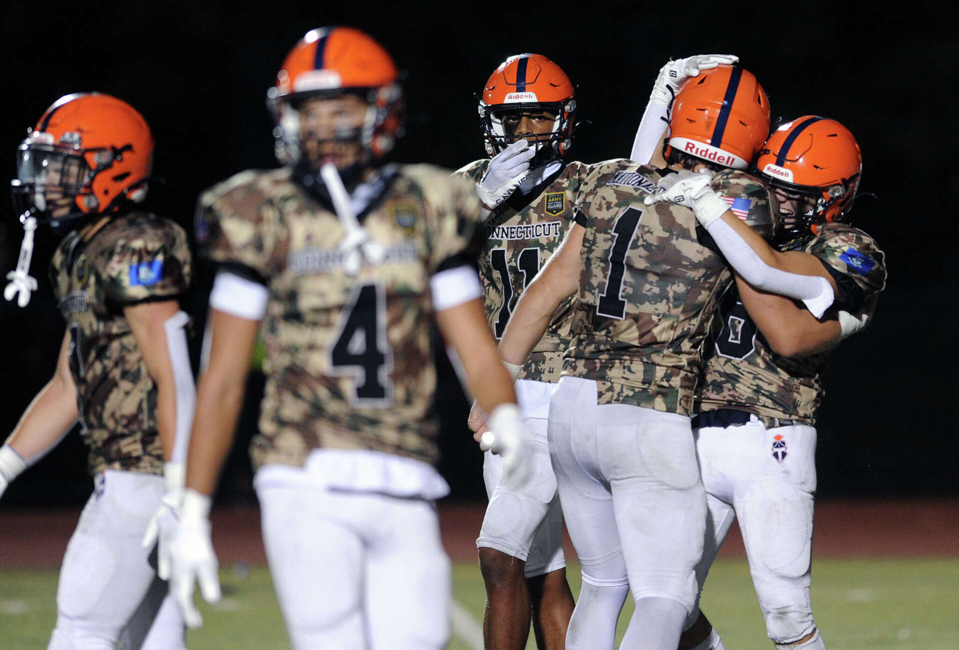 Lyman Hall High School football edges Hamden in SCC game