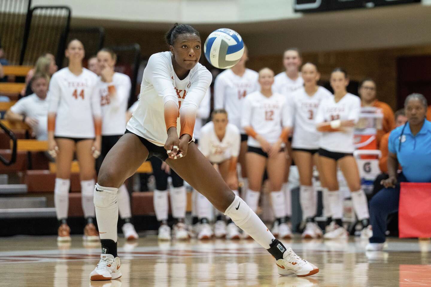 Texas volleyball vs Vanderbilt score today: Live updates of SEC match