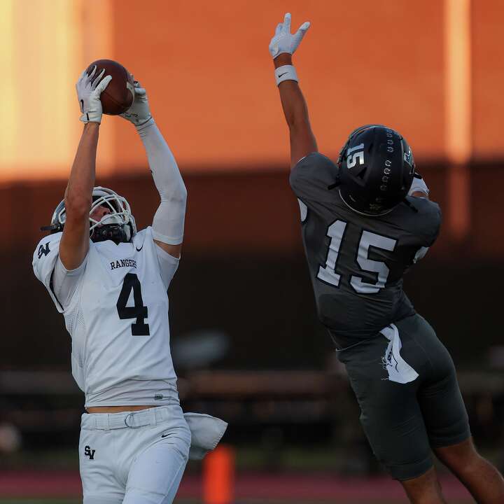 Smithson Valley football downs Boerne Champion in district opener
