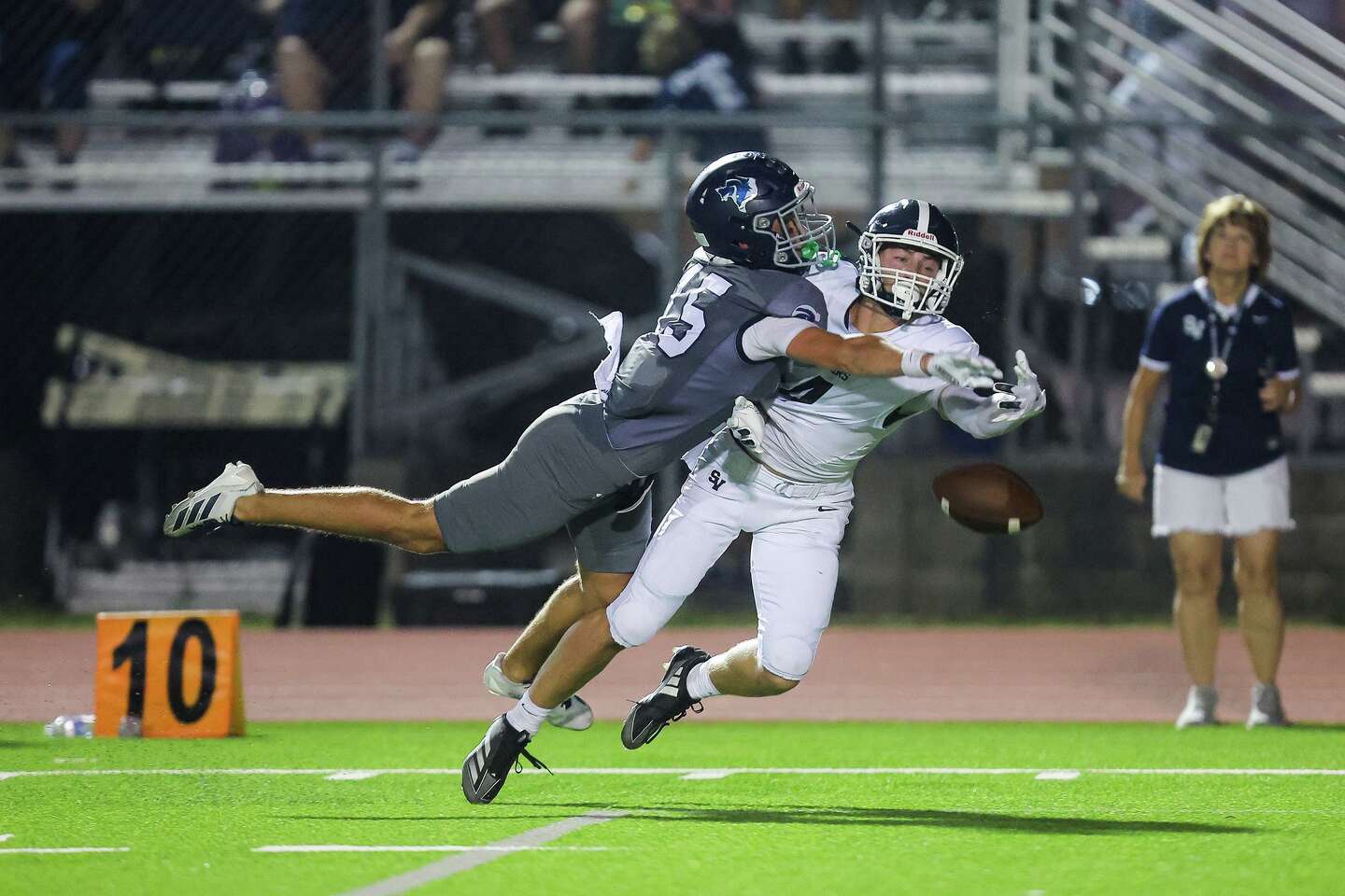 Smithson Valley football downs Boerne Champion in district opener