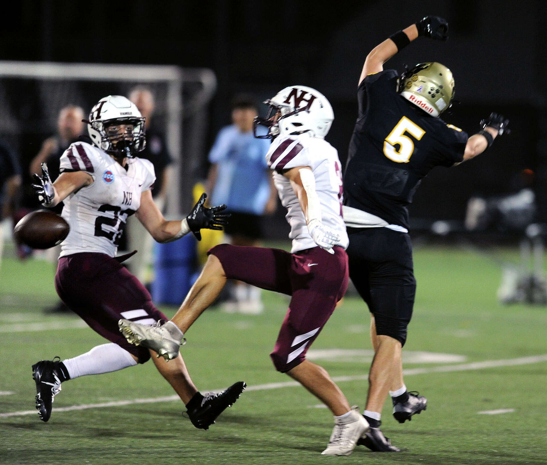 No. 6 Hand football team grinds out SCC victory over North Haven