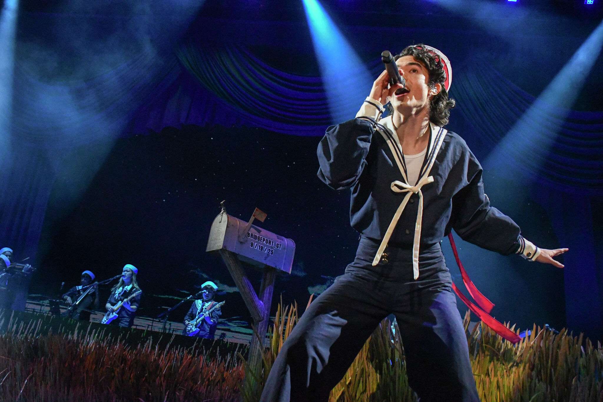 Conan Gray sails into Bridgeport with new song debut, former NFL star