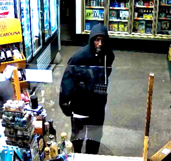 New London police search for man wwho robbed store