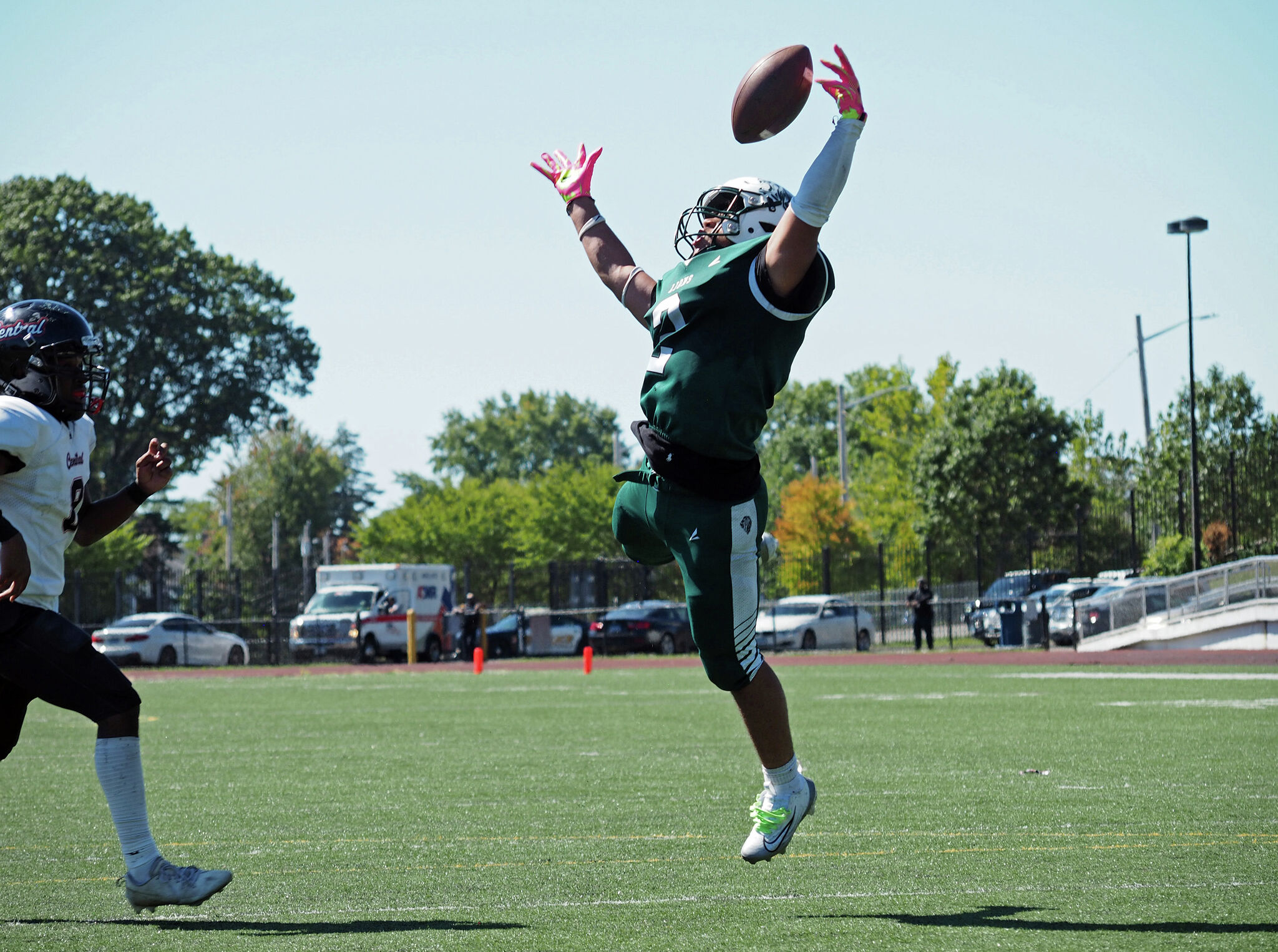 Bryan Crisostomo TD catch seals Bassick comeback win over Central