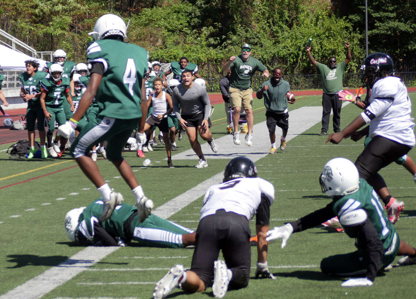 Bryan Crisostomo TD catch seals Bassick comeback win over Central