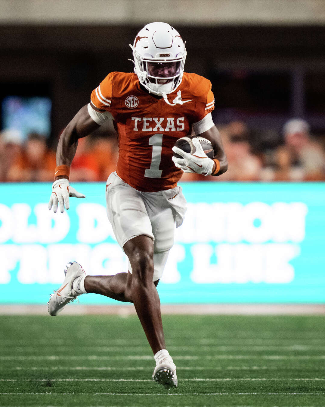 Texas Longhorns' offense routs Sam Houston. SEC up next