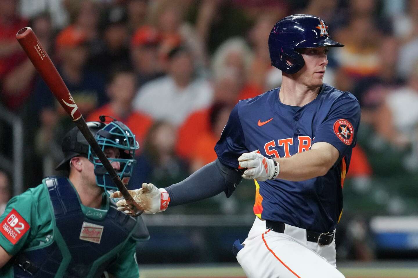 Astros swept by Mariners, left to fight for playoff spot