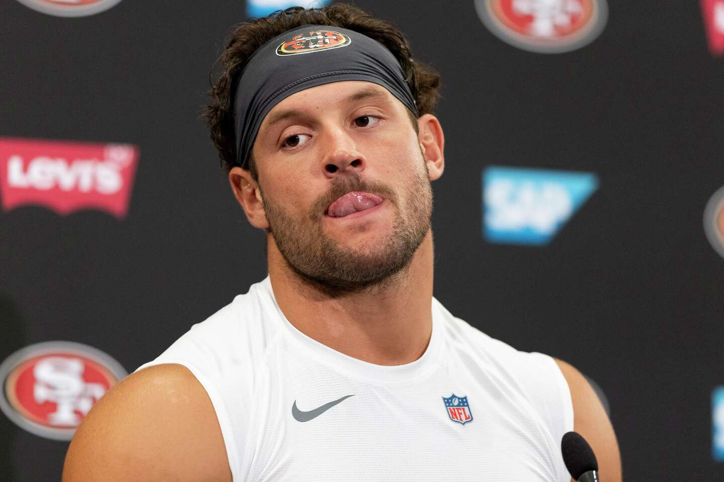 49ers’ Nick Bosa out for the season after knee injury