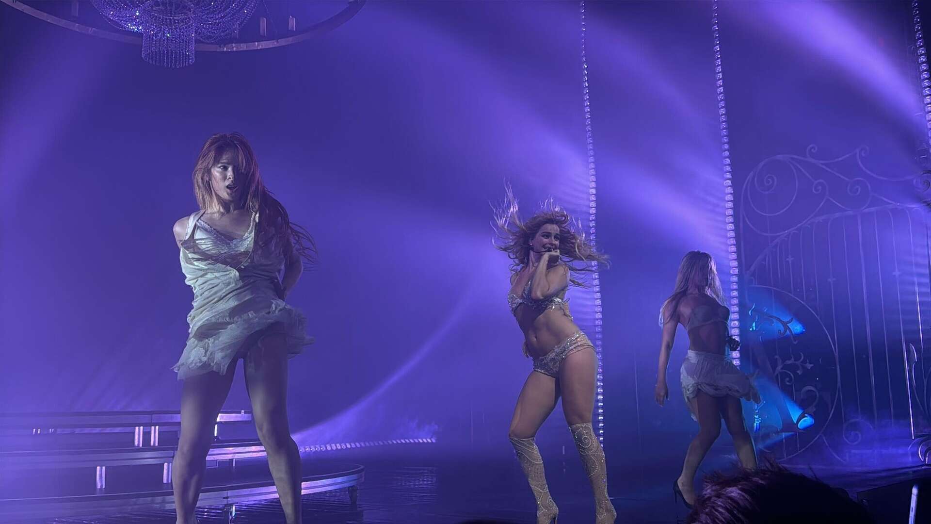 Addison Rae fans pack ACL Live for tour kickoff in Austin, see setlist