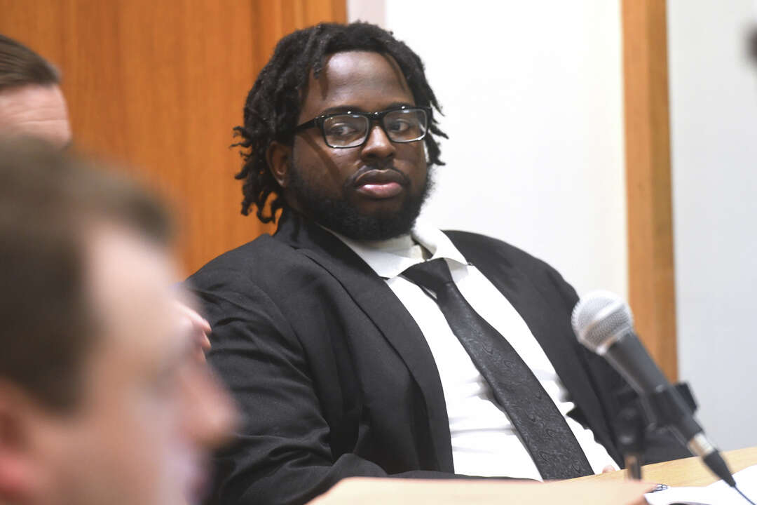 Bridgeport jury sees crime scene, autopsy photos in murder trial