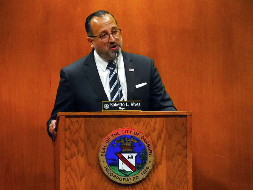 Danbury Mayor Alves in reelection battle with Councilman Buzaid