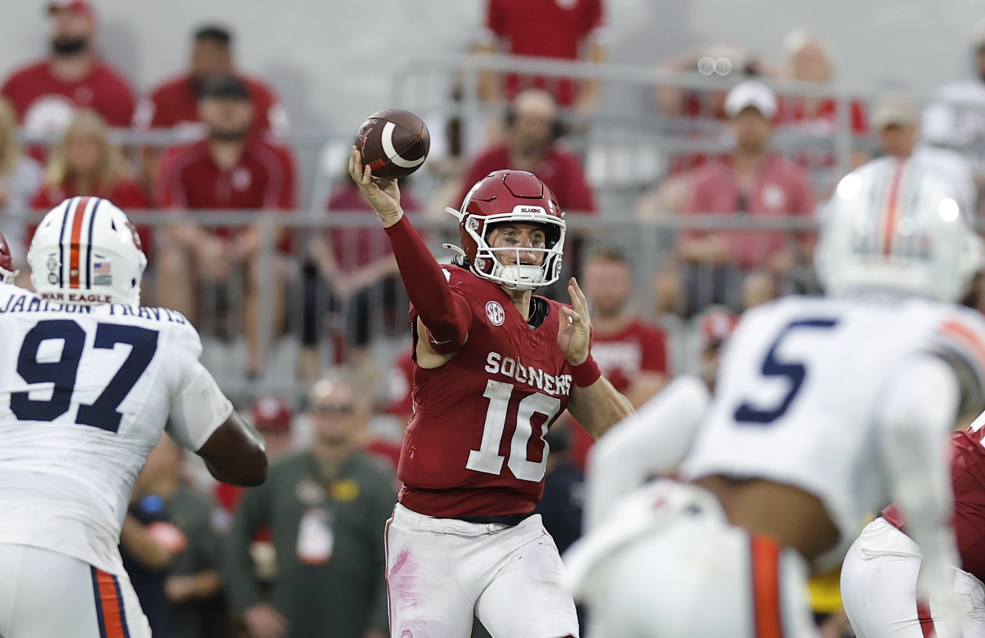 QB John Mateer could miss No. 6 Oklahoma's rivalry game vs. Texas with ...
