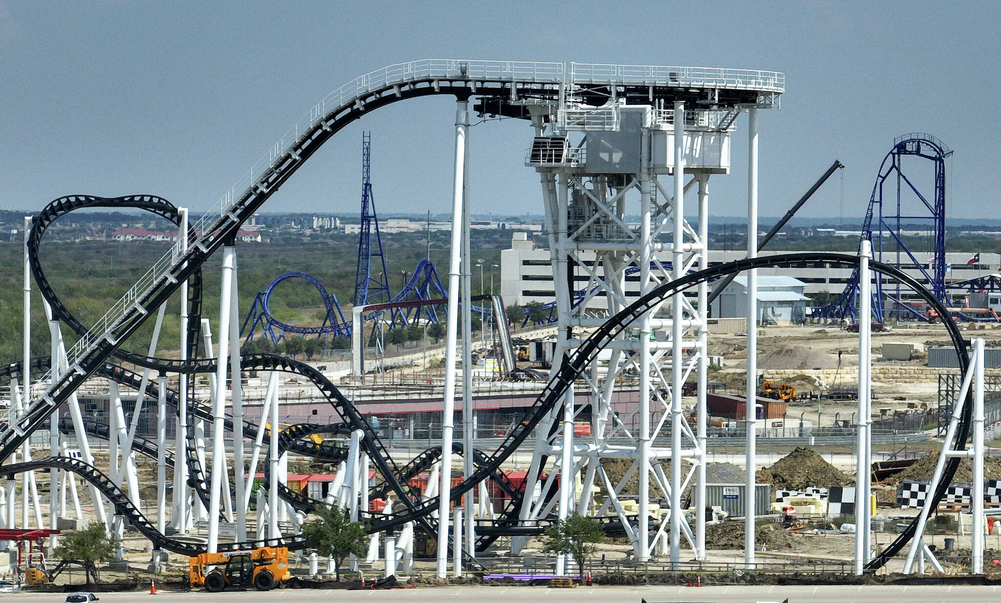 Texas theme park delays opening until 2026