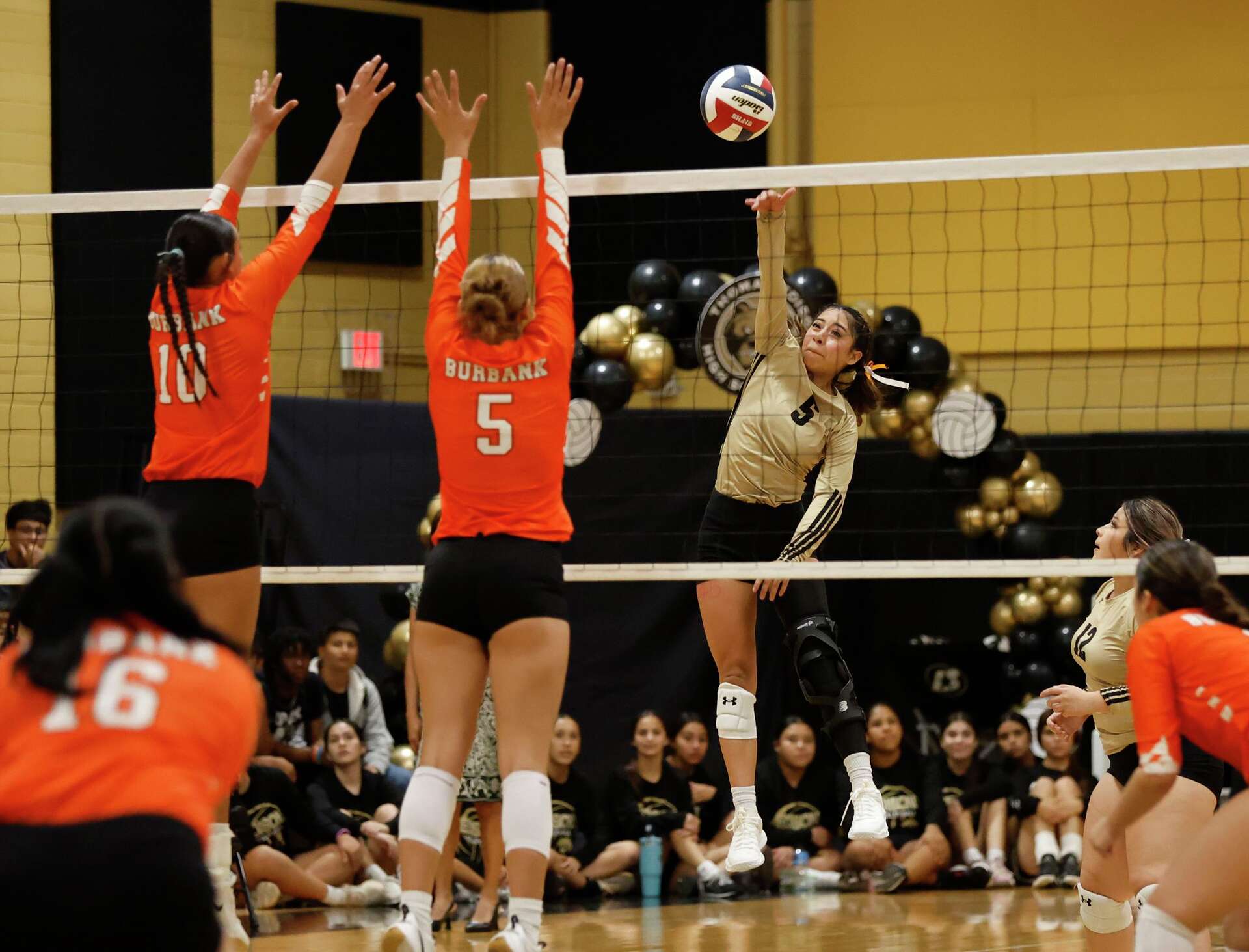 Nalani Garza, Edison volleyball come from behind to beat Burbank