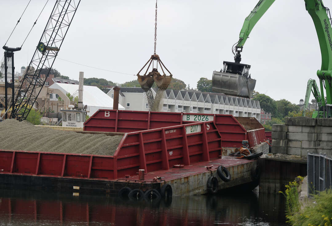 Barge stuck across Norwalk River for days now freed, official says