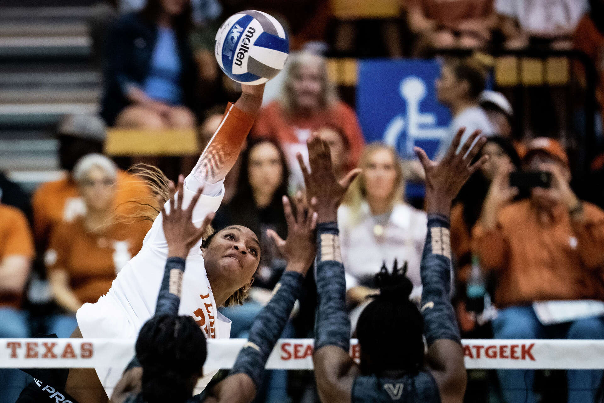 Texas volleyball vs. Missouri score: Replay, highlights from UT win