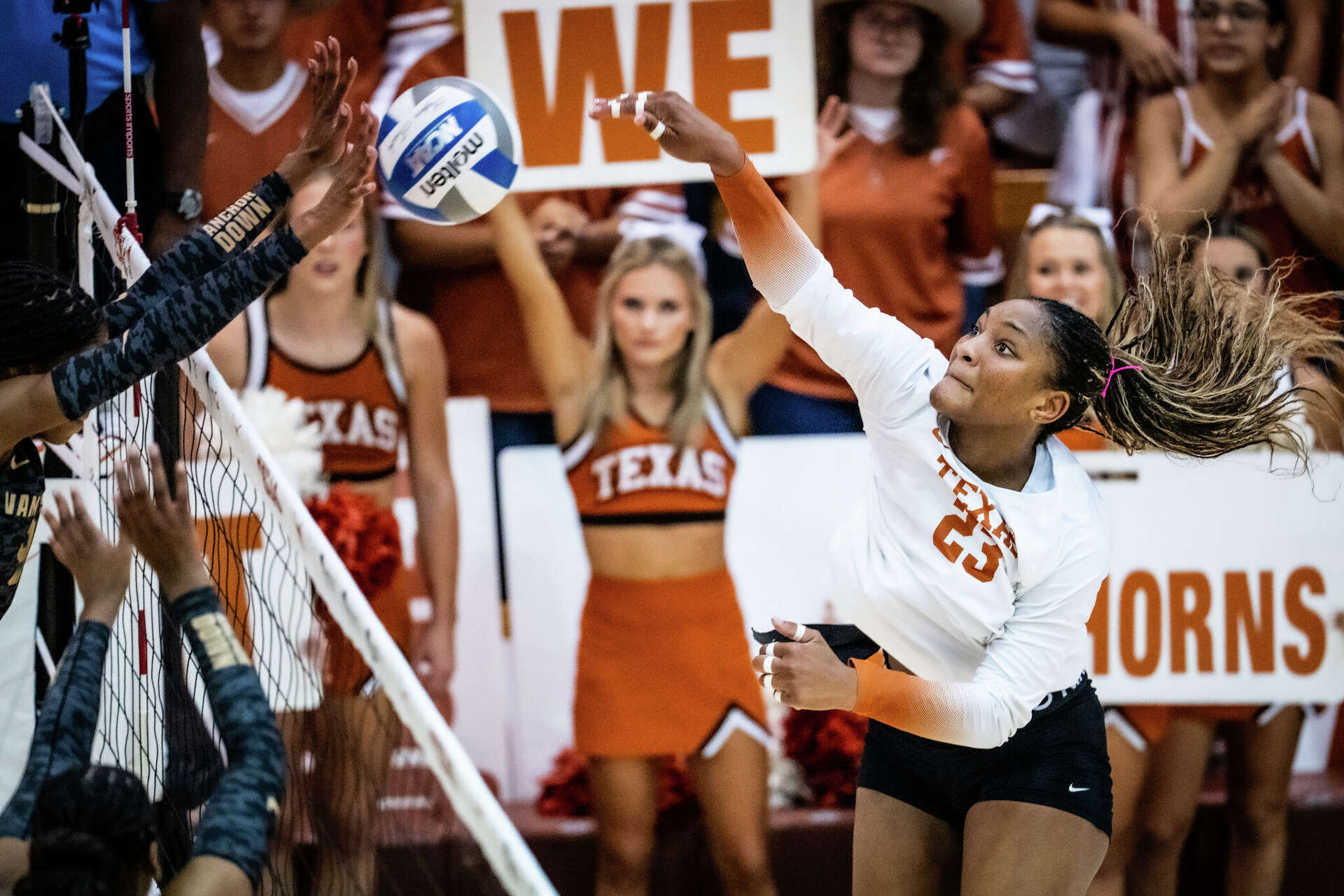 Texas volleyball vs Vanderbilt score today: Live updates of SEC match