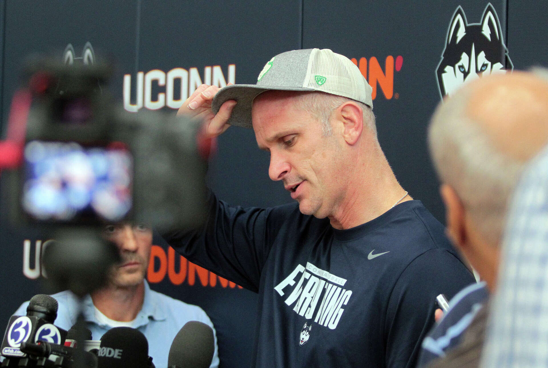 UConn coach Dan Hurley's book tops best-seller list