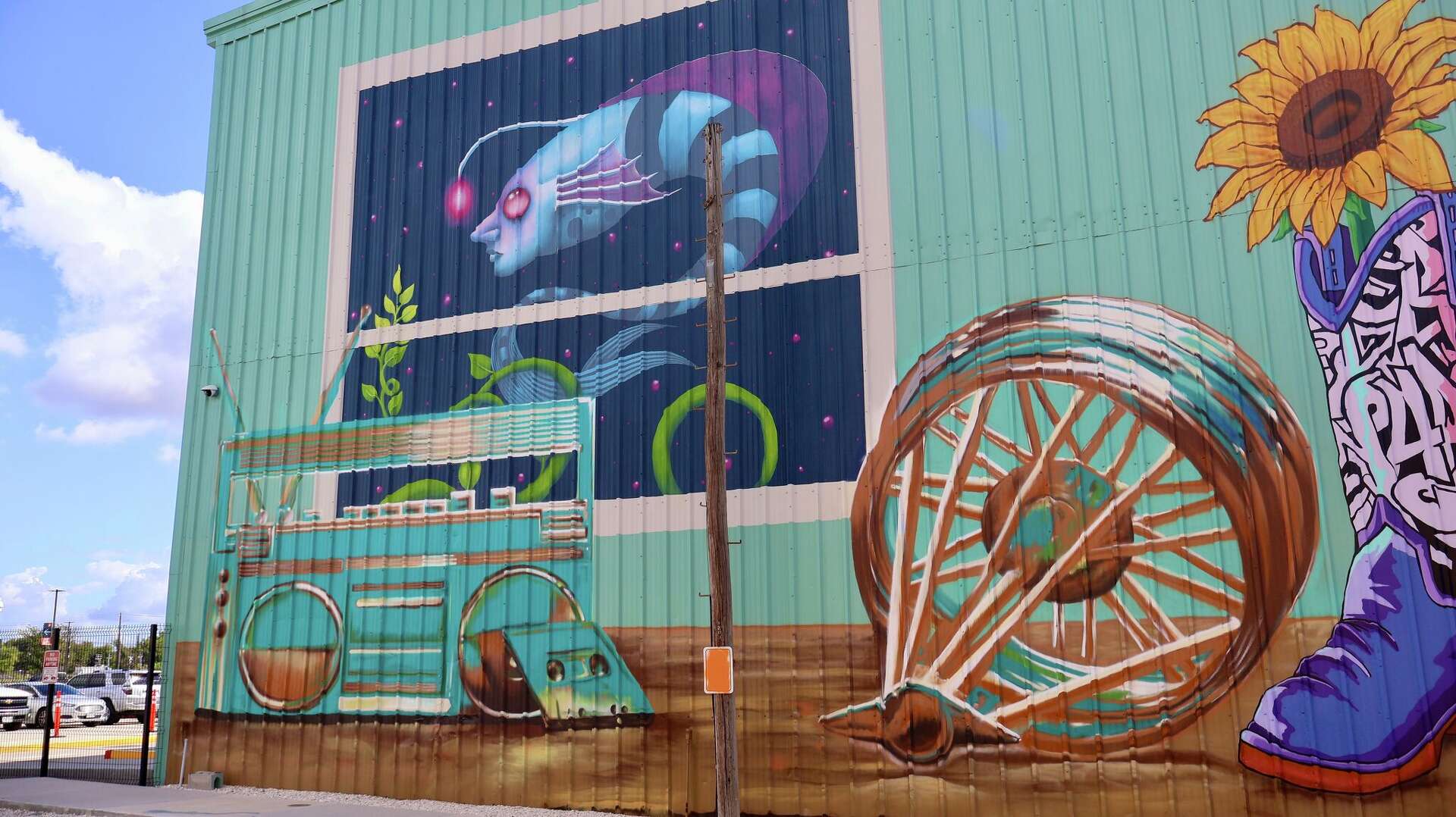 Exclusive: Meow Wolf Houston unveils new mural by local artists