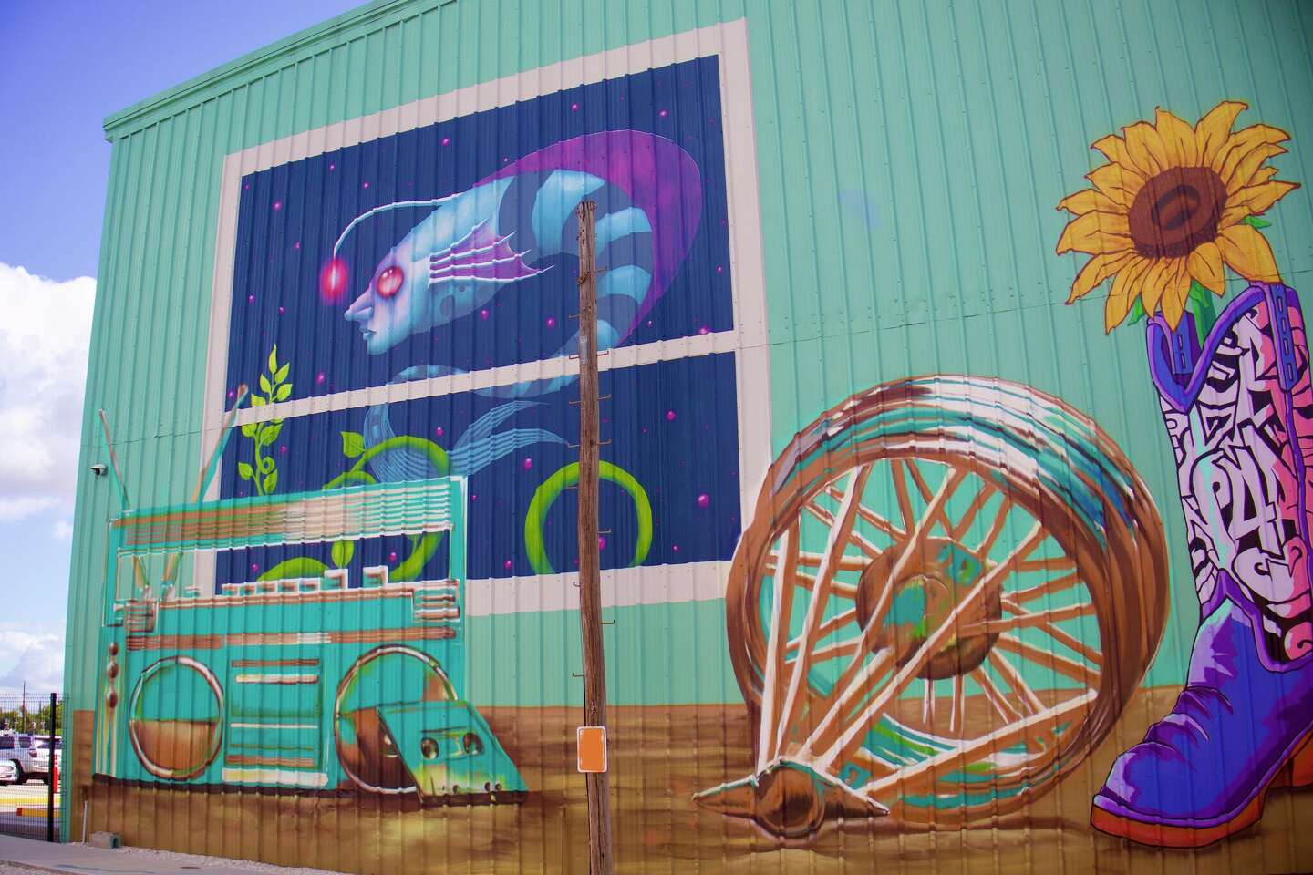 Exclusive: Meow Wolf Houston unveils new mural by local artists