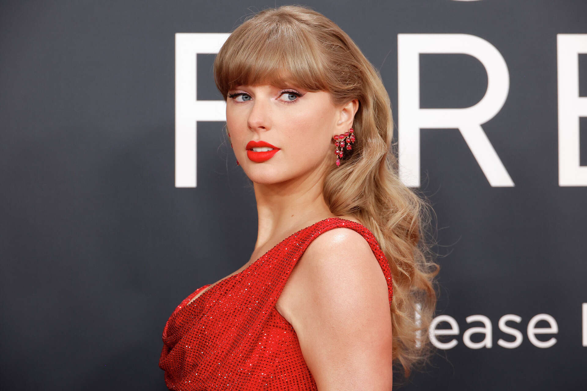 Taylor Swift 'Showgirl' album release party coming to Connecticut bar