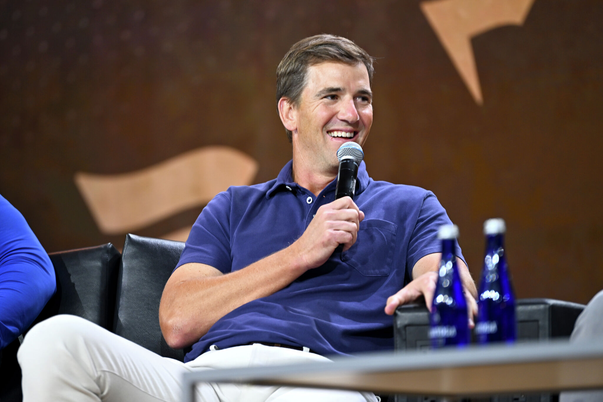 Eli Manning visits nephew Arch in Austin for unique UT experience