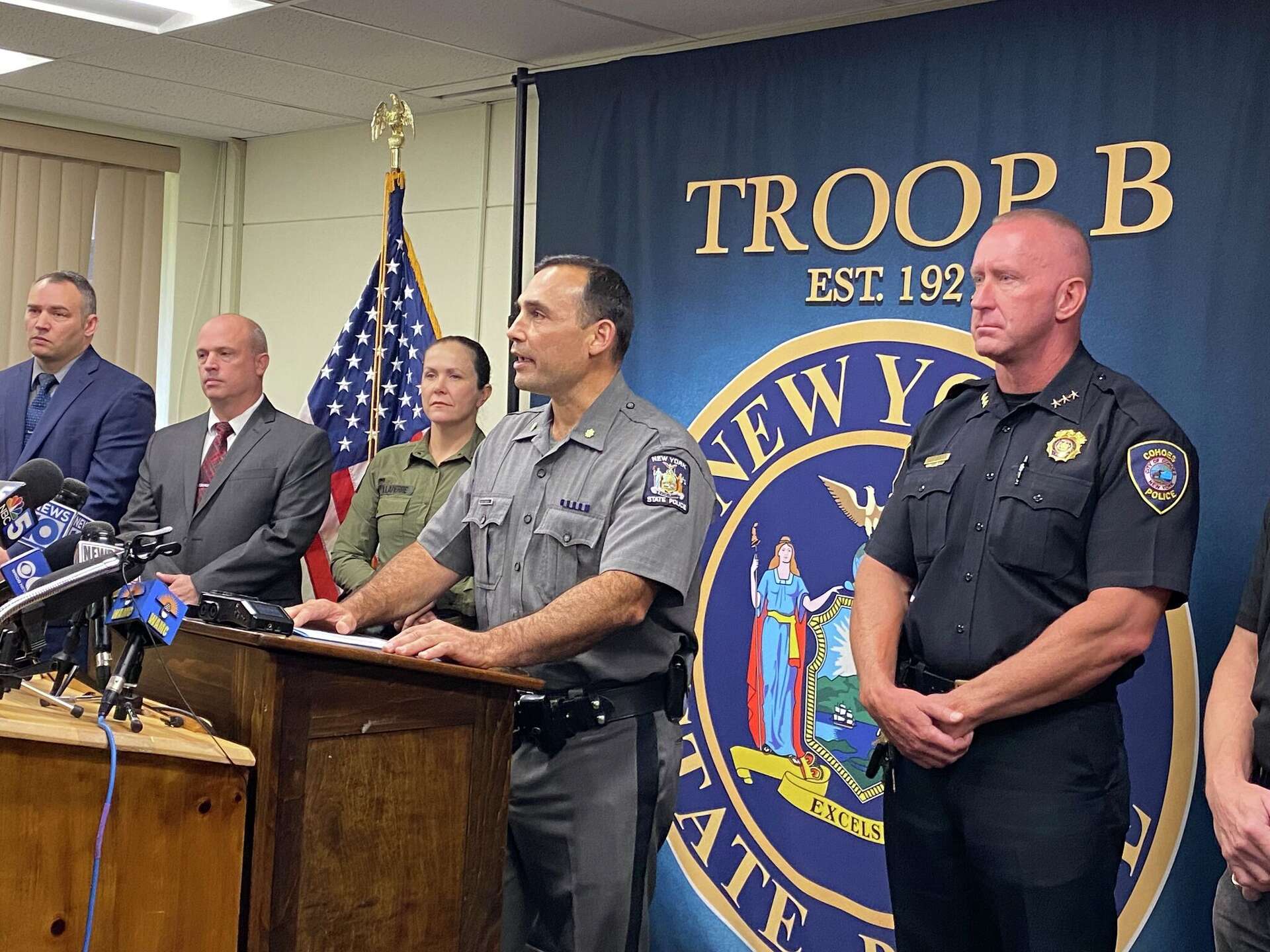 Police believe suspected Cohoes killer ran out of gas, is injured